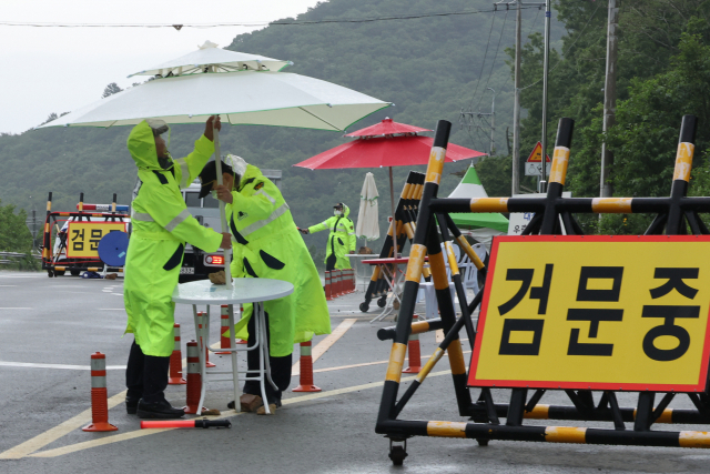 [속보] 누리호 발사대 설치 작업 완료 - 부산일보